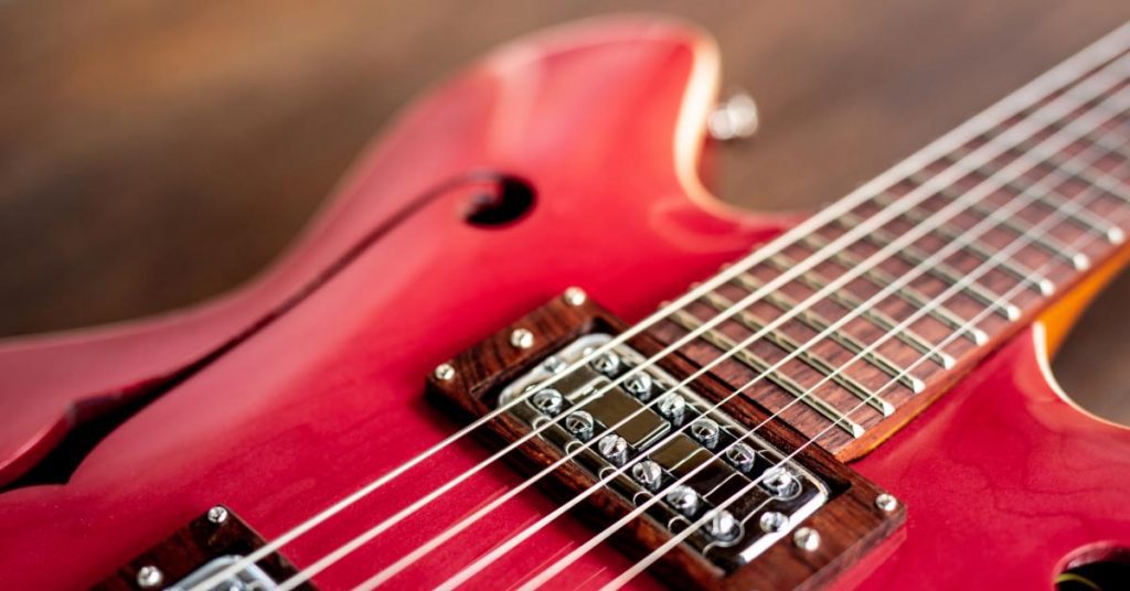Ultimate Guide on How To Tell When To Change Guitar Strings